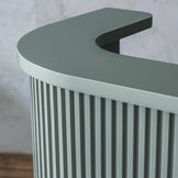 【レジカウンター】コンテンポラリーな空間に牽引レジカウンター「カミラ 1000」 – mateli