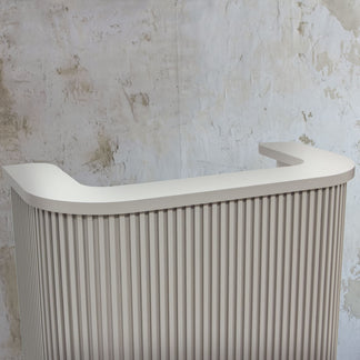 【レジカウンター】コンテンポラリーな空間に牽引レジカウンター「カミラ 800」 – mateli